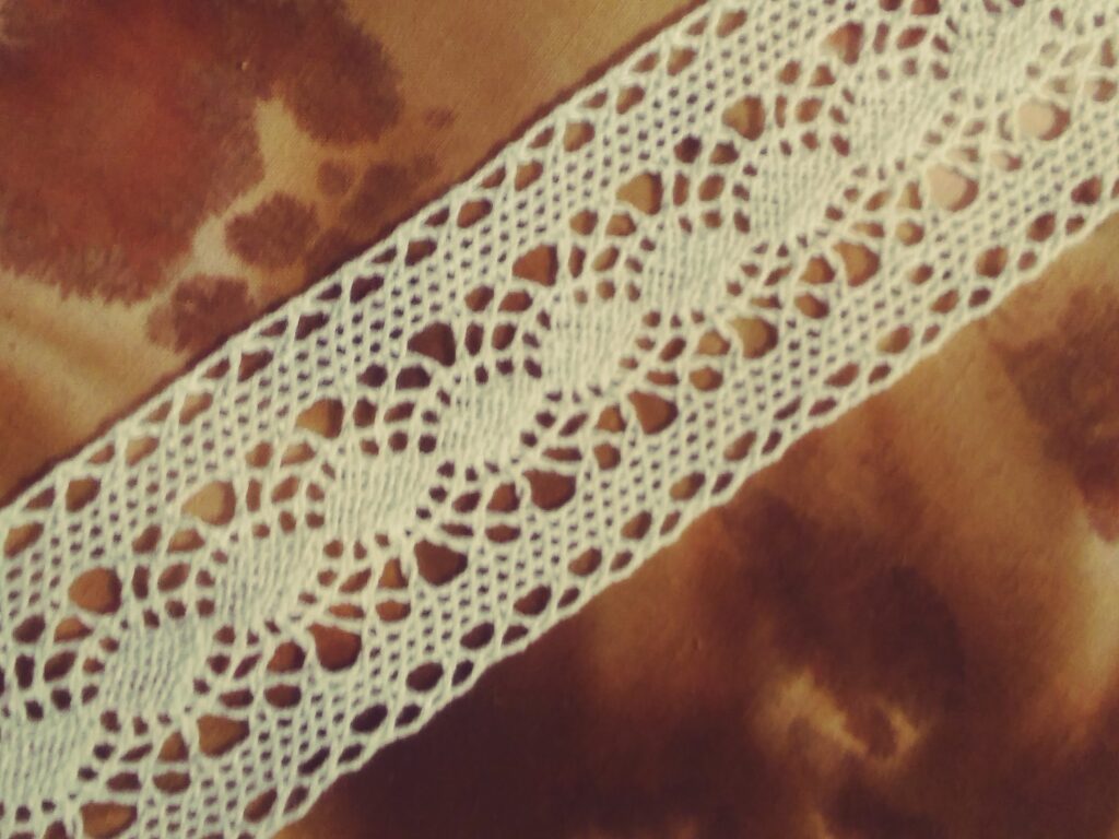 COT-40750- 1 3/4″ White Cotton Crochet Lace – TrimsOnWheels.com